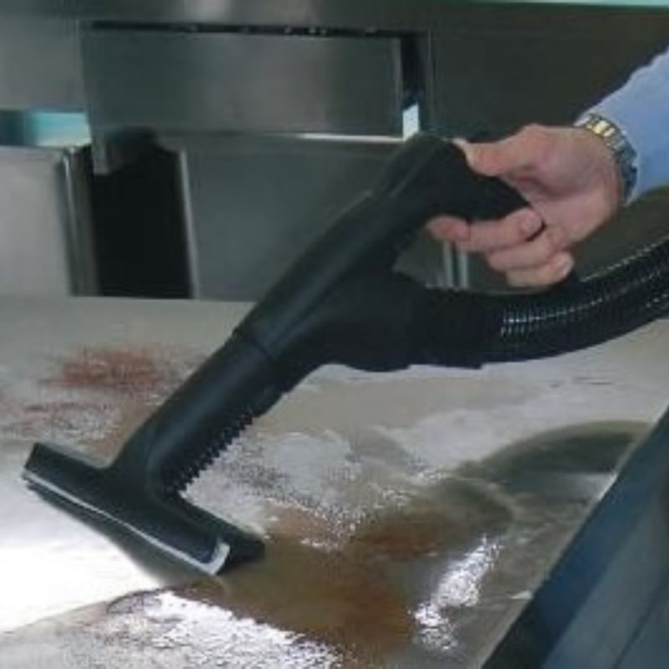 Generator profesional de abur cu aspirare Novaltec Mini Pawnee