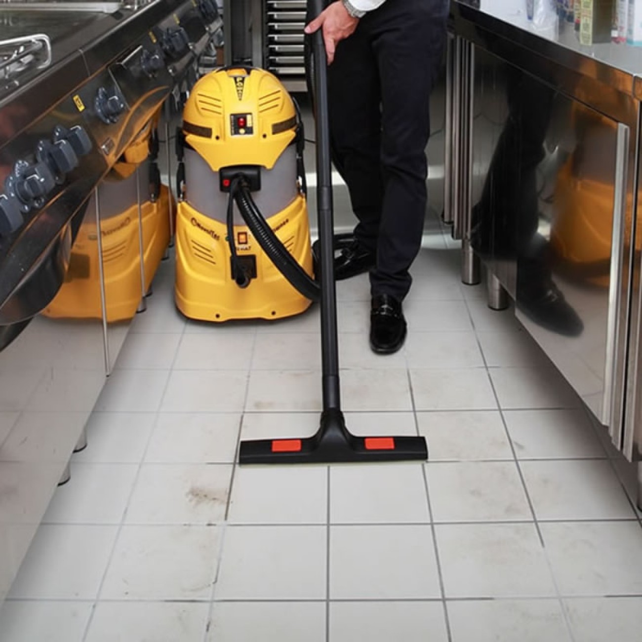 Generator profesional de abur cu aspirare Novaltec Pawnee